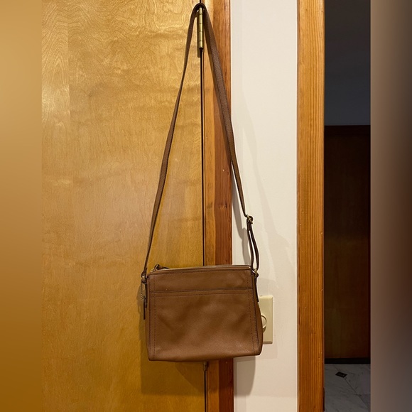 Fossil | Bags | Fossil Tan Crossbody Bag | Poshmark